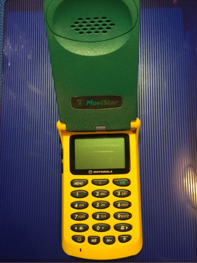 MOVIL STARTAC RAINBOW MOTOROLA RETRO de segunda mano por 199 EUR en ...