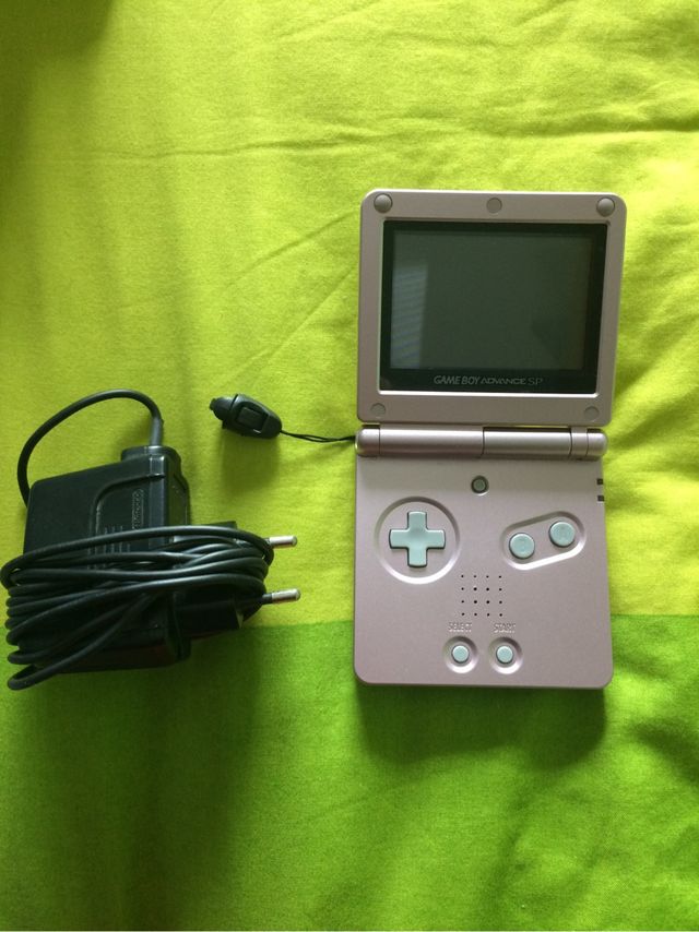 Game Boy sd rosa de segunda mano por 80 EUR en Santiago de Compostela ...