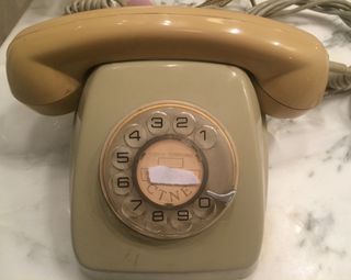 Teléfono antiguo de rueda de colección en WALLAPOP