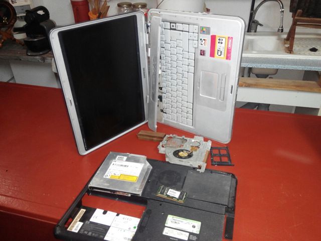 Portátil compaq presario r4000 de segunda mano por 30 EUR en Valencina ...