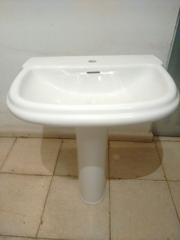 Lavabo Roca Dama Retro Nuevo con pedestal de segunda mano por 20 EUR en ...