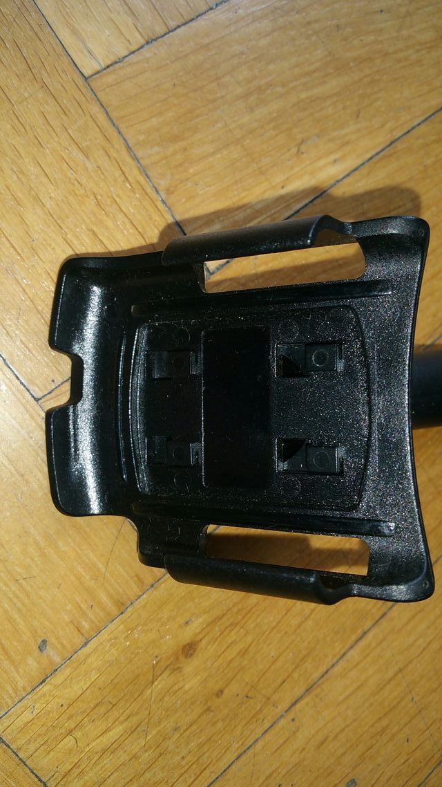 Soporte móvil HTC para coche de segunda mano por 2 EUR en Madrid en ... Soporte móvil HTC para coche de segunda mano por 2 EUR en Madrid en ...
