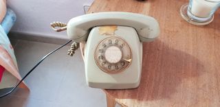 Teléfono antiguo de rueda de colección en WALLAPOP