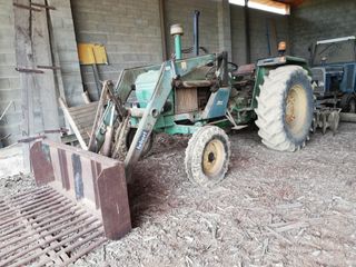 Tractor con pala de segunda mano en WALLAPOP