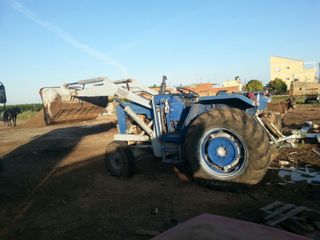 Tractor con pala de segunda mano en WALLAPOP