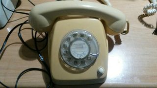 Teléfono antiguo de rueda de colección en WALLAPOP