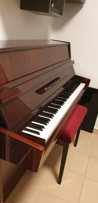 Piano de pared de segunda mano en WALLAPOP