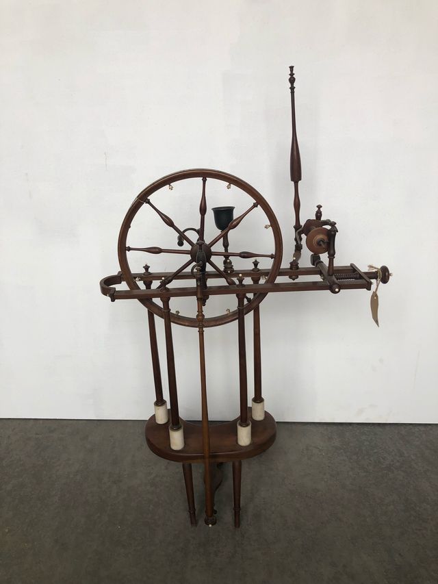 Rueca antigua de segunda mano por 245 EUR en El Toboso en WALLAPOP