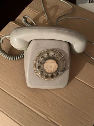 Teléfono antiguo de rueda en WALLAPOP