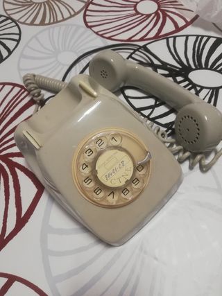 Teléfono antiguo de rueda en WALLAPOP