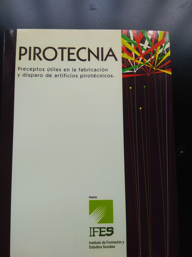 Un libro sobre Pirotecnia de segunda mano por 5 EUR en Valencia en WALLAPOP