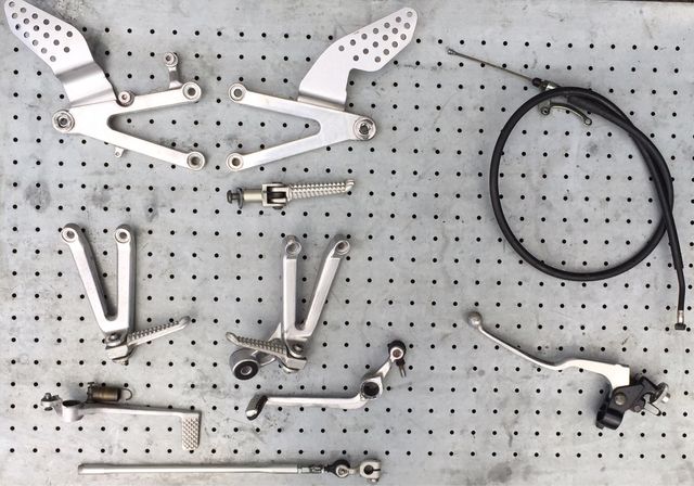 Despiece Yamaha r1 2001 de segunda mano por 50 EUR en Madrid en WALLAPOP