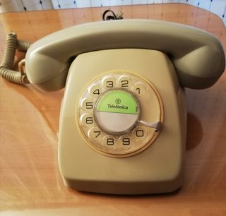 Teléfono antiguo de rueda en WALLAPOP