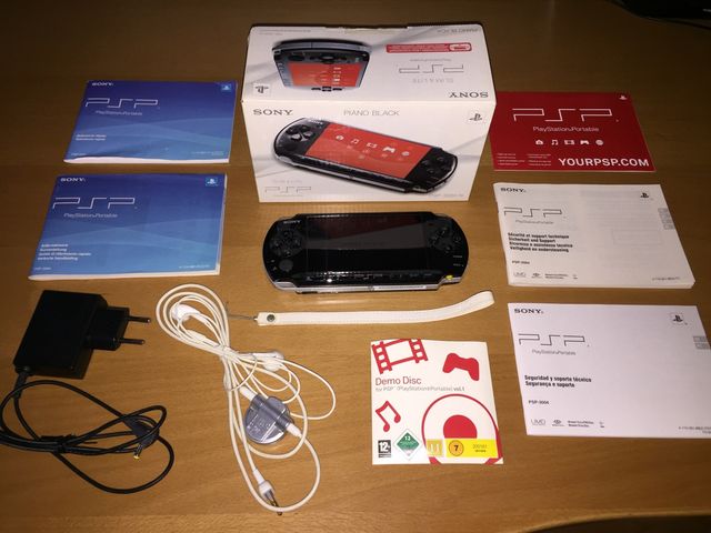 PSP consola portatil original con extras de segunda mano por 150 EUR en ...