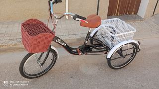 Bicicleta de tres ruedas de segunda mano en WALLAPOP