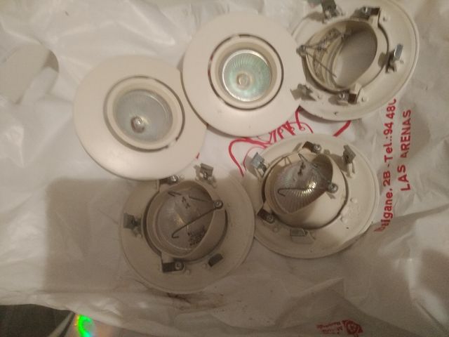 Foco empotrable Antares 1800 color crema metalico de segunda mano por 7 ...