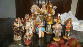 Presepe Napoletano con personaggi con vestiti orig
