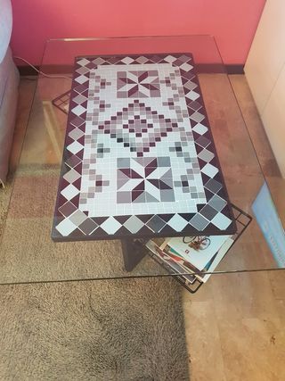 tavolino in cristallo con mosaico