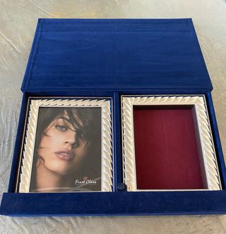 Cornice e svuota tasche argento e legno