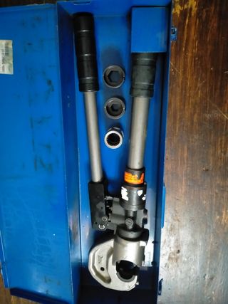 Pressa oleodinamica manuale  BM 184 -120 kn