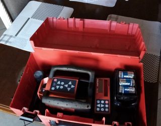 livella laser hilti pra 25.