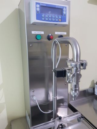 RIEMPITRICE A PIATTAFORMA A CONTROLLO ELETTRONICO