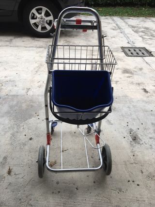 Carrello x attrezzi pulizie