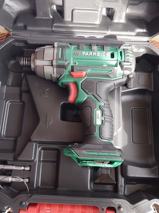 Avvitatore a percussione Parkside
