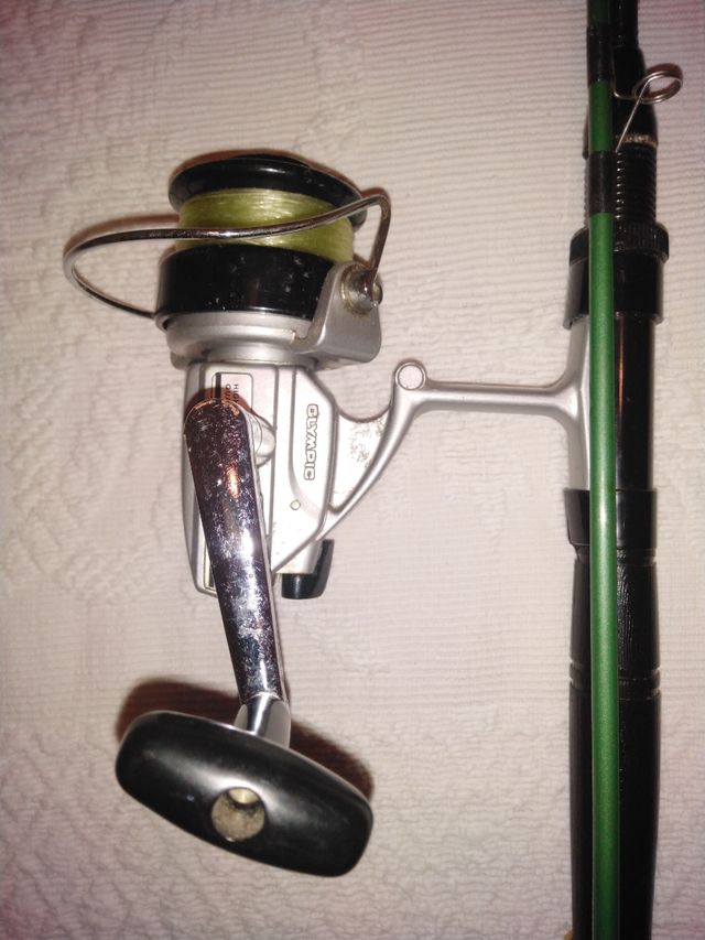 Caña spinning\/lance carrete Olympic Spark 3100 de segunda mano por 20 EUR en Valencia en WALLAPOP
