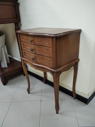 Comodino in legno