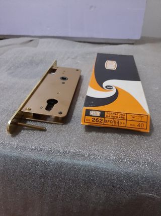Serratura da infilare YALE per porta in legno
