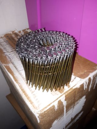 chiodi  per sparachiodi della lunghezza 9 cm