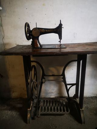 VENDO MACCHINA PER CUCIRE DOPPIA SINGER 120 ANNI