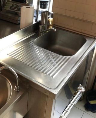 LAVABO CON SCOLAPIATTI