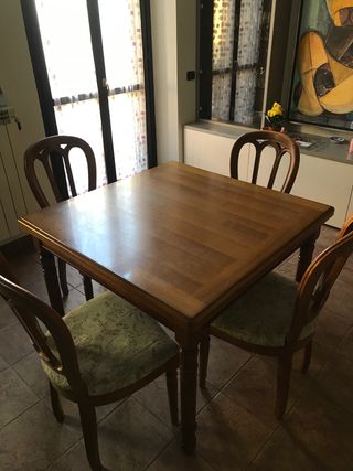 Tavolo più 4 sedie soggiorno