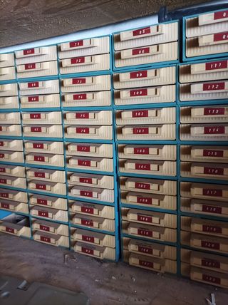 Cassettiera componibile componenti elettronici.