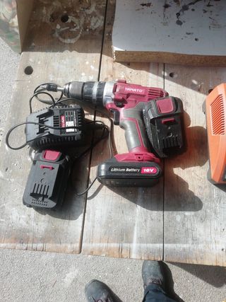 avvitatore trapano a percussione 3 batterie