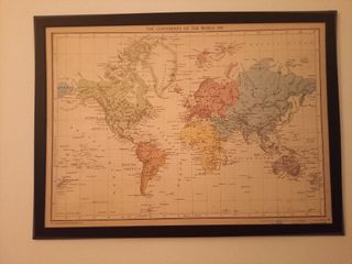 Quandro con mappa del mondo