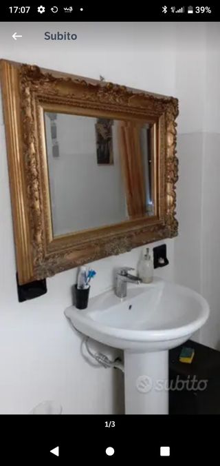 specchio con cornice 