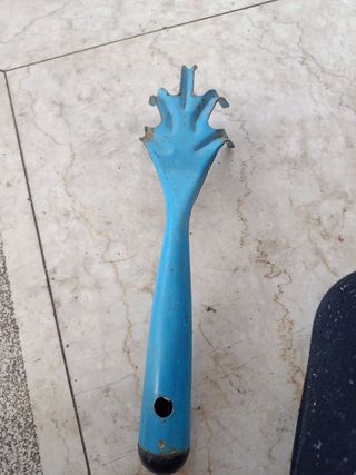 Rastrello per piante nel vaso