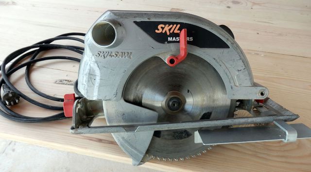 SIERRA CIRCULAR SKIL SAW 5885 de segunda mano por 180 EUR en Aubinyà en WALLAPOP