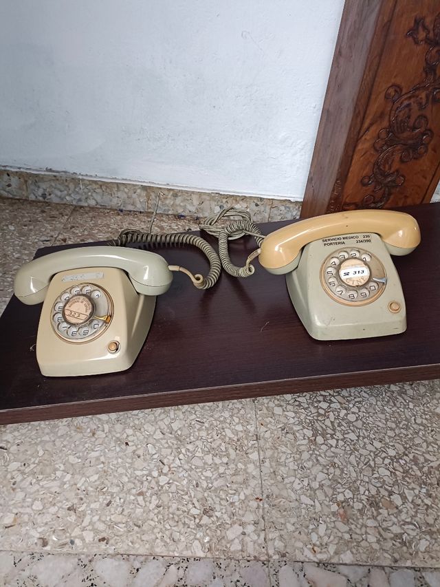 Teléfono clasico de baquelita de segunda mano por 40 EUR en Avilés en ...