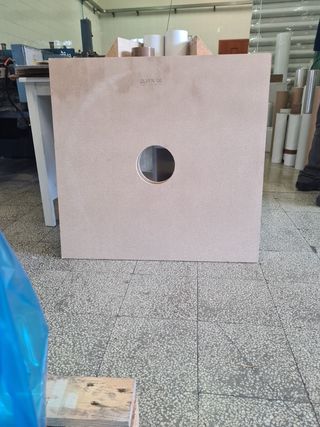 Tavola In Legno Compresso Con Buco