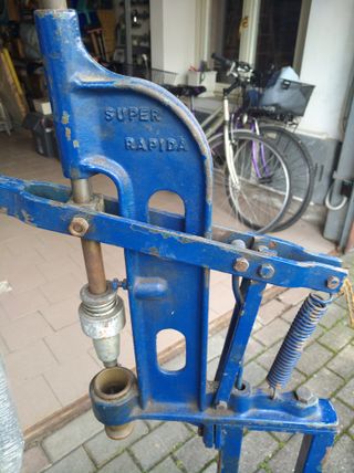 tappatrice tappi in sughero