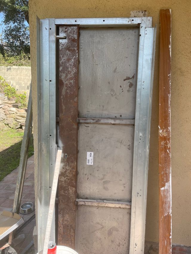PUERTA ANTI OKUPAS de segunda mano por 50 EUR en Sabadell en WALLAPOP PUERTA ANTI OKUPAS de segunda mano por 50 EUR en Sabadell en WALLAPOP