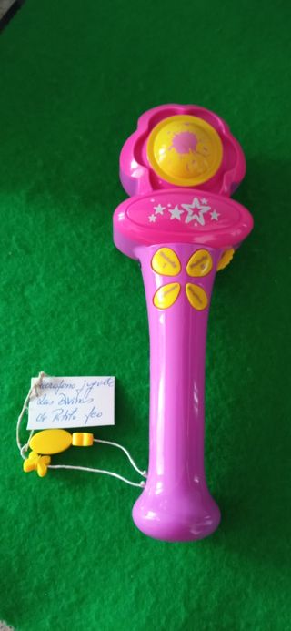 Micrófono melodías de Las Divinas de Patito Feo d'occasion pour 6 EUR ...