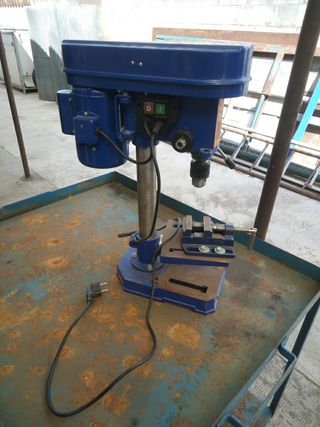 trapano a colonna più morsa