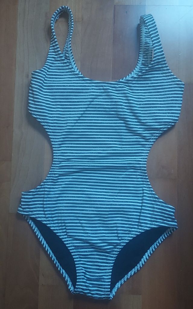 Bañador Niña Luca Bynn Talla 10 Años De Segunda Mano Por 10 Eur En Madrid En Wallapop