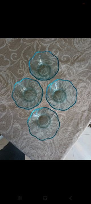 n.4 ciotole vetro celeste 