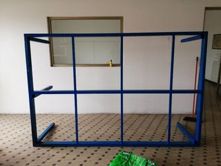 tavolo da lavoro con telaio in ferro